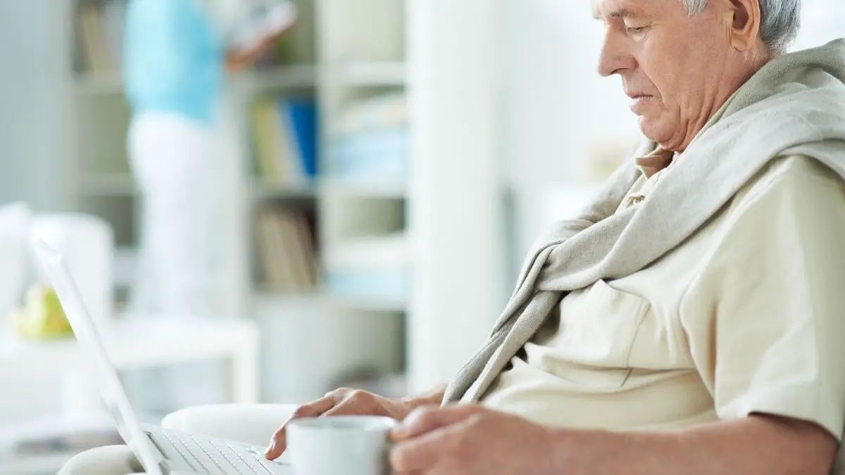 Senior Forums and Facebook Groups – A Complete List