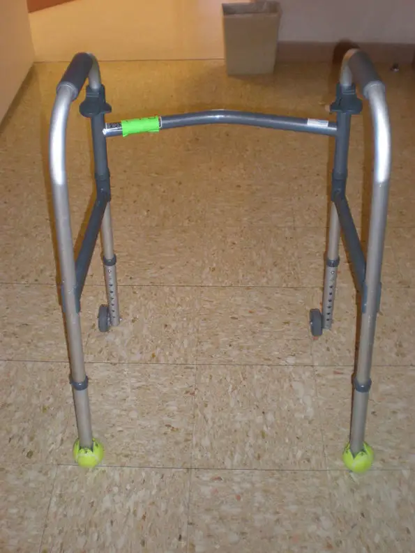 4 Tennis Balls for Walkers (and Alternatives)
