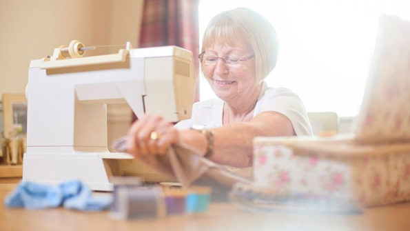 7 Best Adult Bibs for Seniors