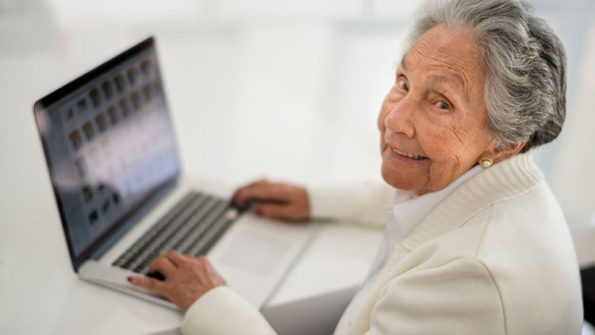 Senior Forums and Facebook Groups – A Complete List