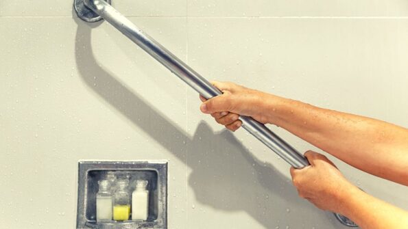 8 Best Shower Standing Handles and How to Install Them