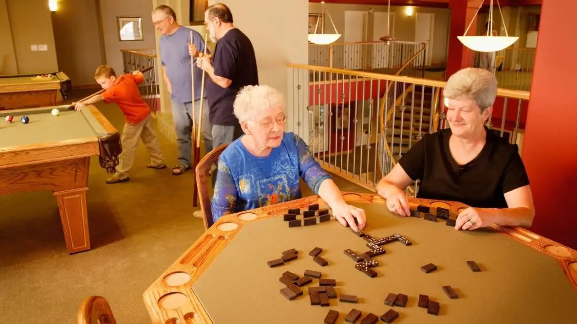 19 Best Games for Seniors in 5 Categories