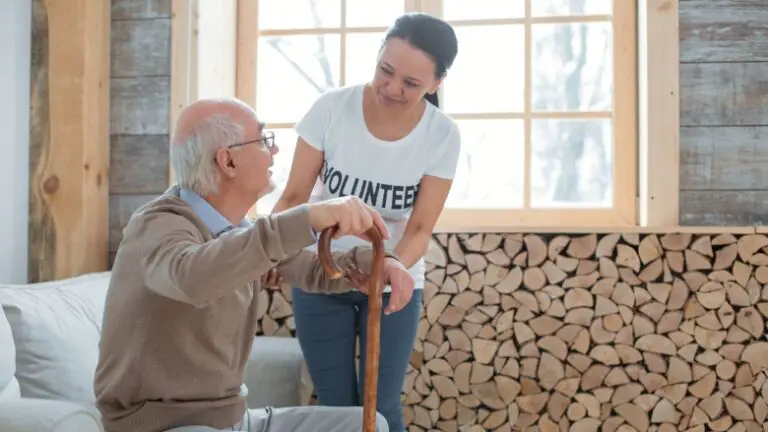 Caretaker vs Caregiver - What's the Difference?