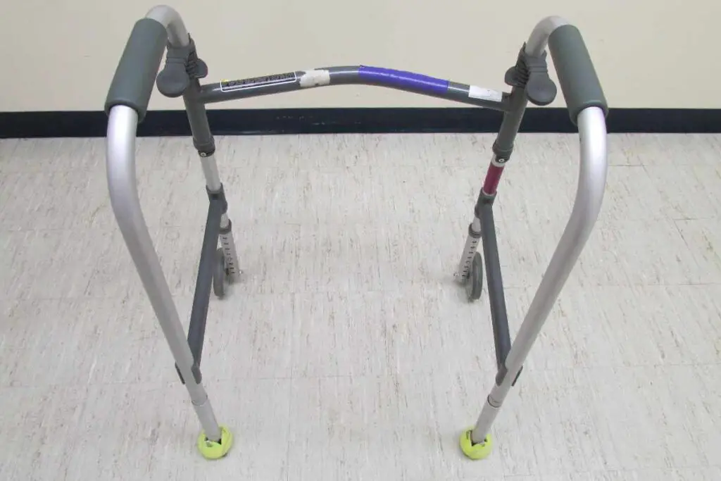 4 Tennis Balls for Walkers (and 4 Alternatives)